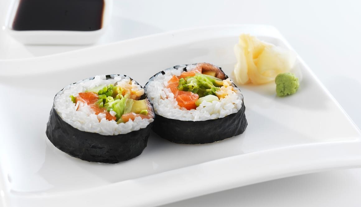 Futomaki sushi med laks - Godfisk